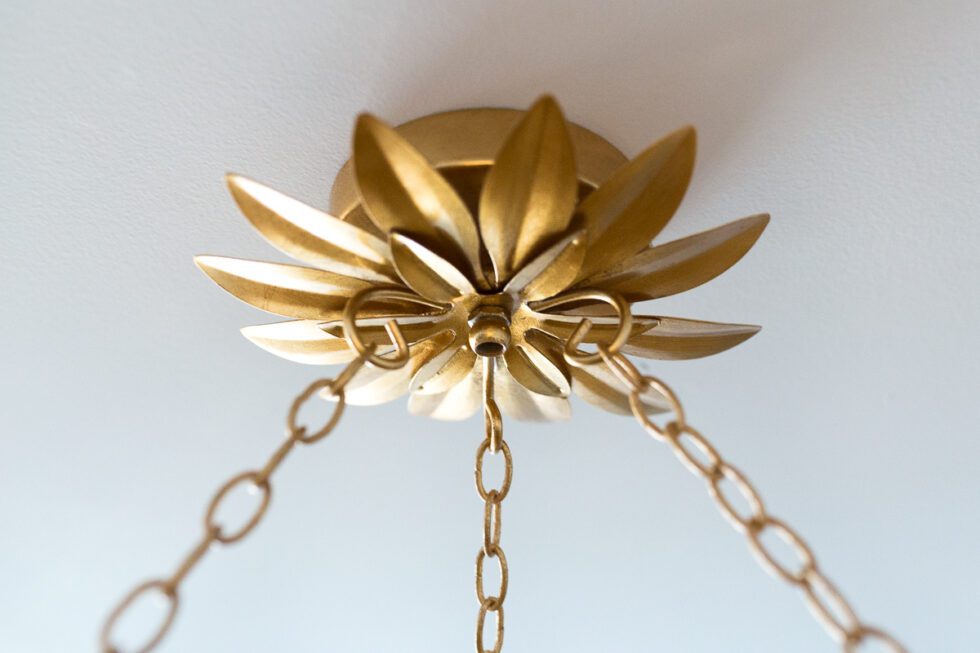 Broche Chandelier in our Basement ⋆ Jewel Marlowe